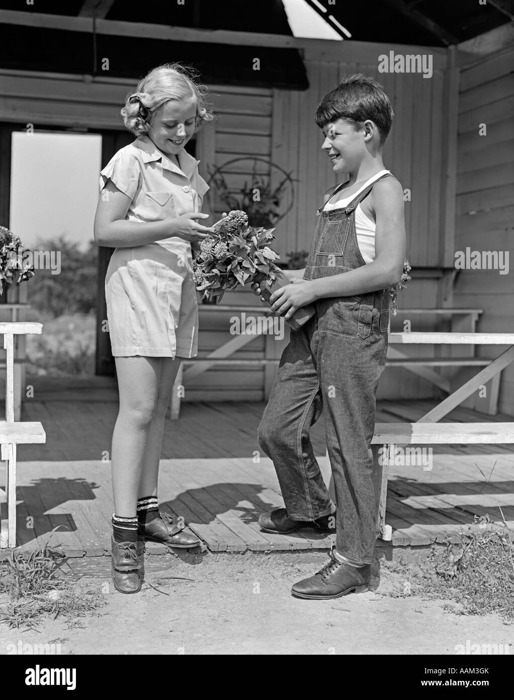 Girl overalls 1940s hi-res stock photography and images - Alamy