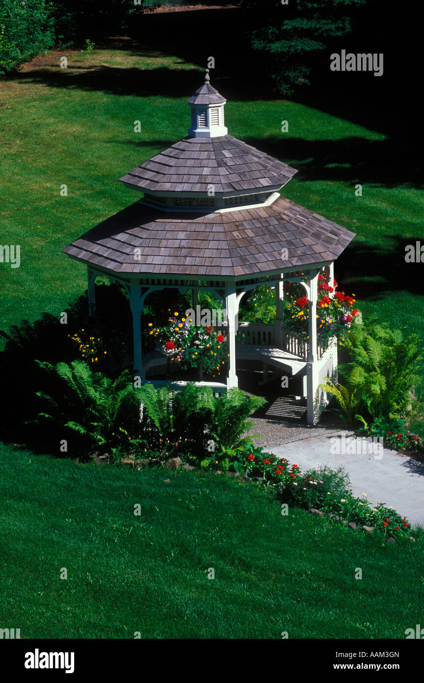 GAZEBO AND FLOWERS WEDGEWOOD RESORT FAIRBANKS ALASKA Stock Photo - Alamy