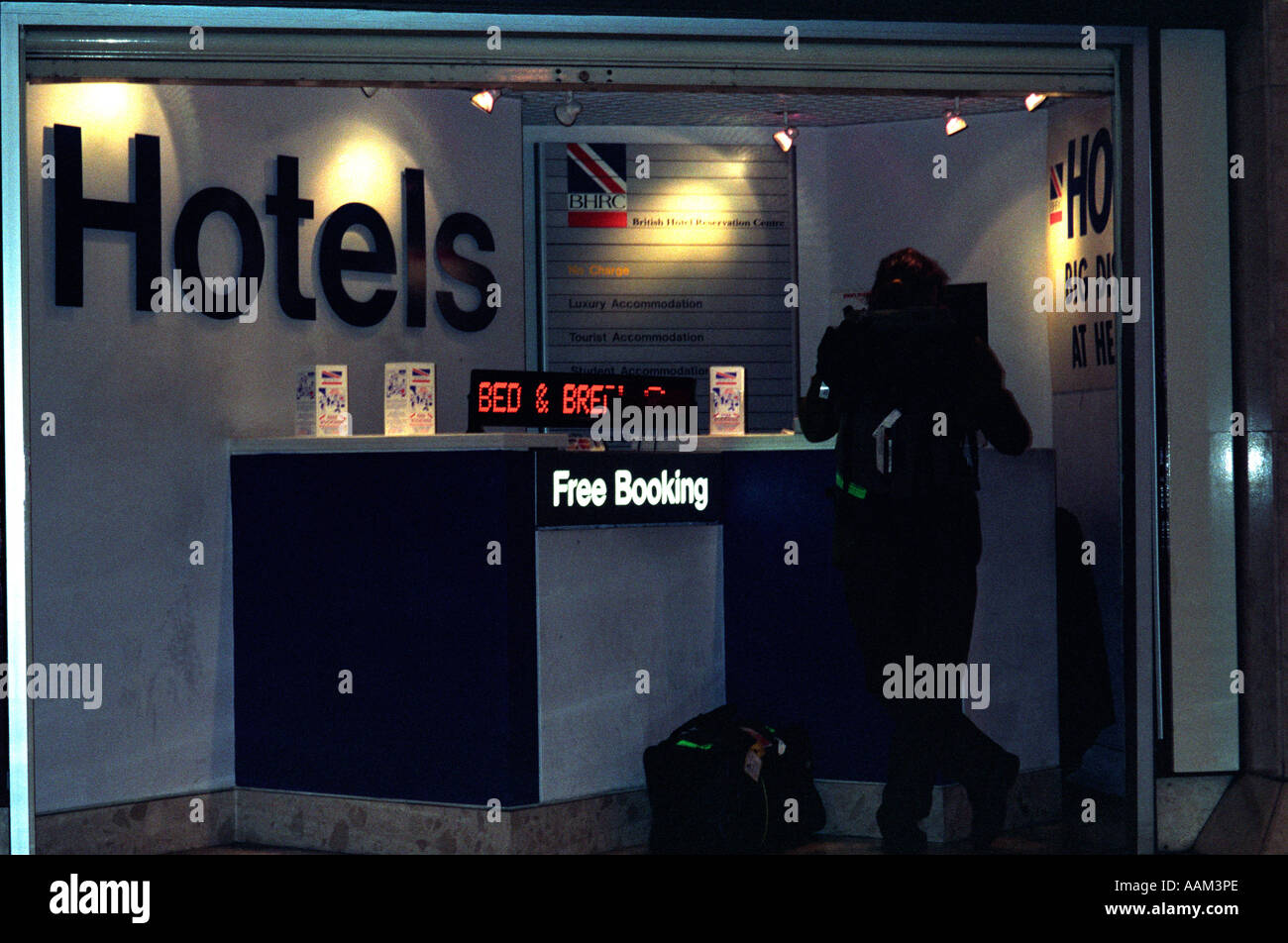 Hotel london reception hi-res stock photography and images - Alamy