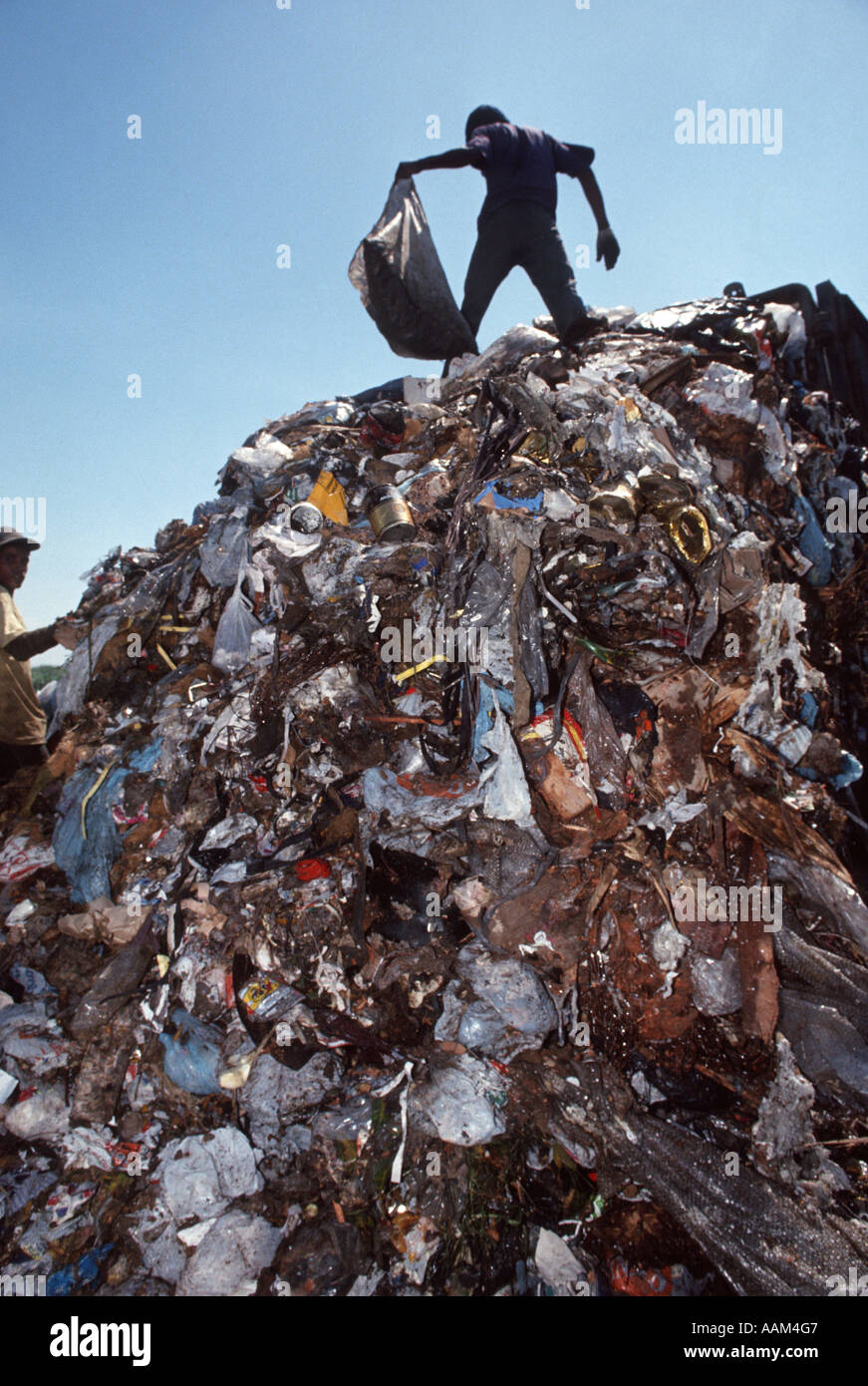 Brazil Recycling industry Garbage dump Stock Photo - Alamy