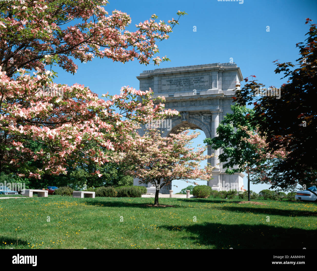 NATIONAL MEMORIAL ARCH DEDICATED JUNE 1917 IN SPRING FLOWERING DOGWOOD ...