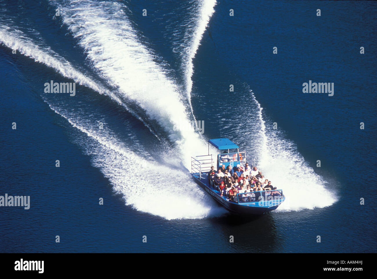 JET BOAT ROGUE RIVER WILD SCENIC RIVER COQUILLE NATIONAL BYWAY SISKIYOU ...