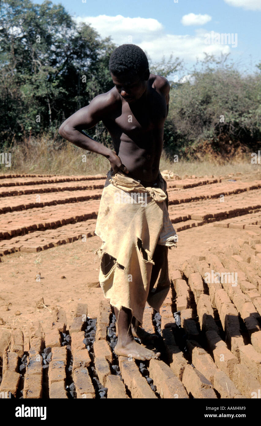 People at Work, Labour Intensive – Africa Handmade Brick Manufacturing ...