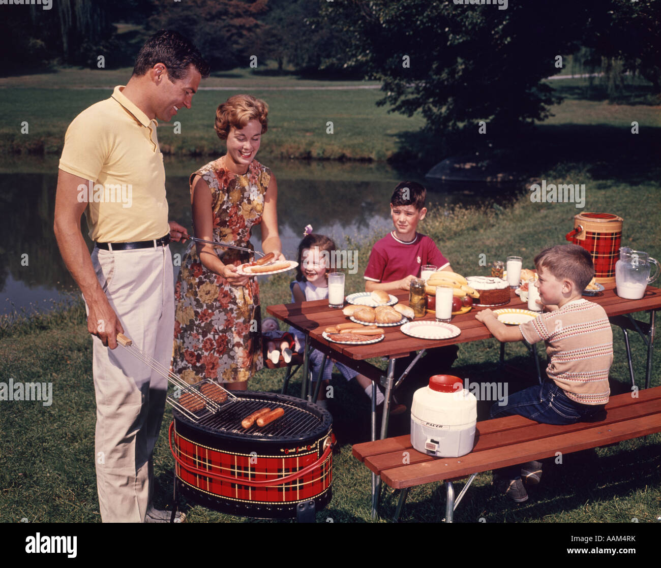 Family Bbq Retro