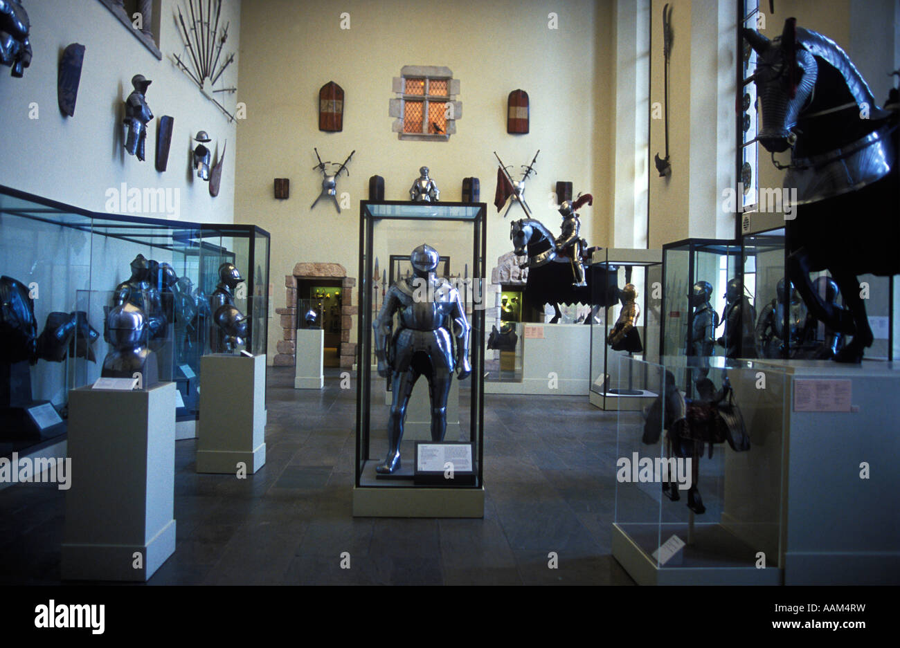 KNIGHTS ARMS AND ARMOR GALLERY MUSEUM OF ART PHILADELPHIA PENNSYLVANIA ...