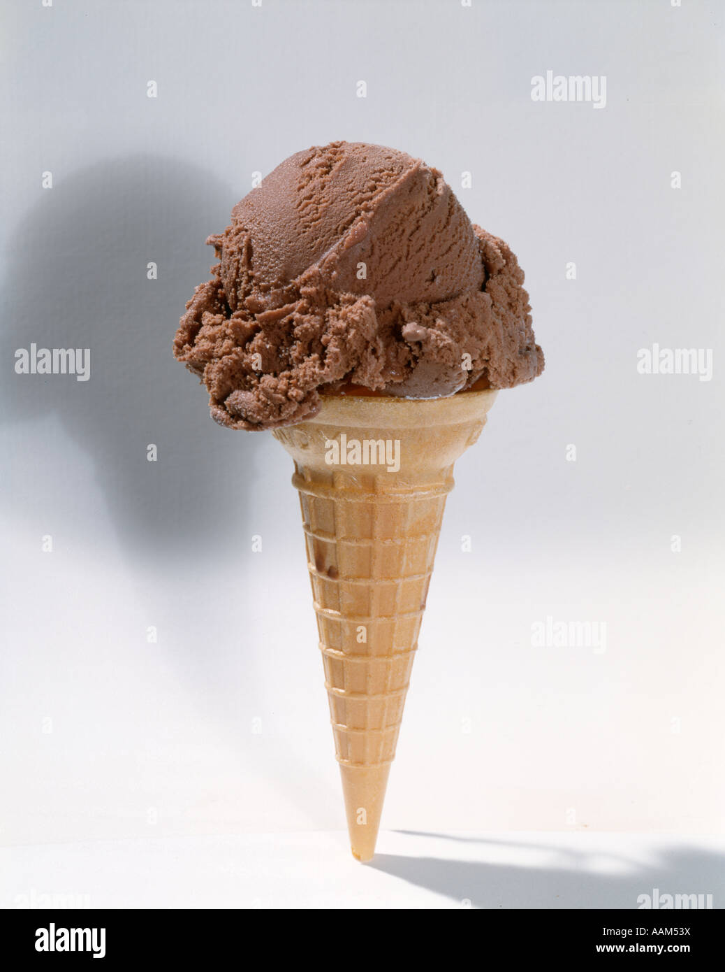 Vintage ice cream cone hi-res stock photography and images - Alamy