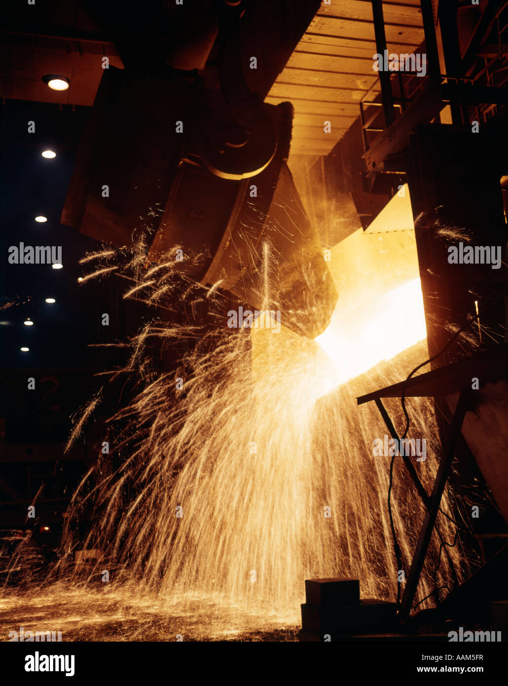 1940s 1950s 1960s 1979s POURING STEEL Stock Photo - Alamy