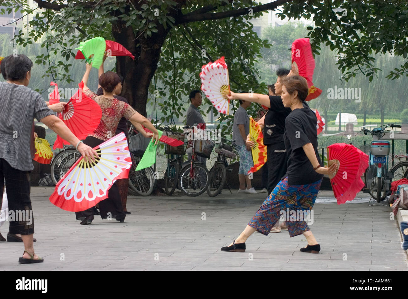 50 to 55 year olds hi-res stock photography and images - Alamy