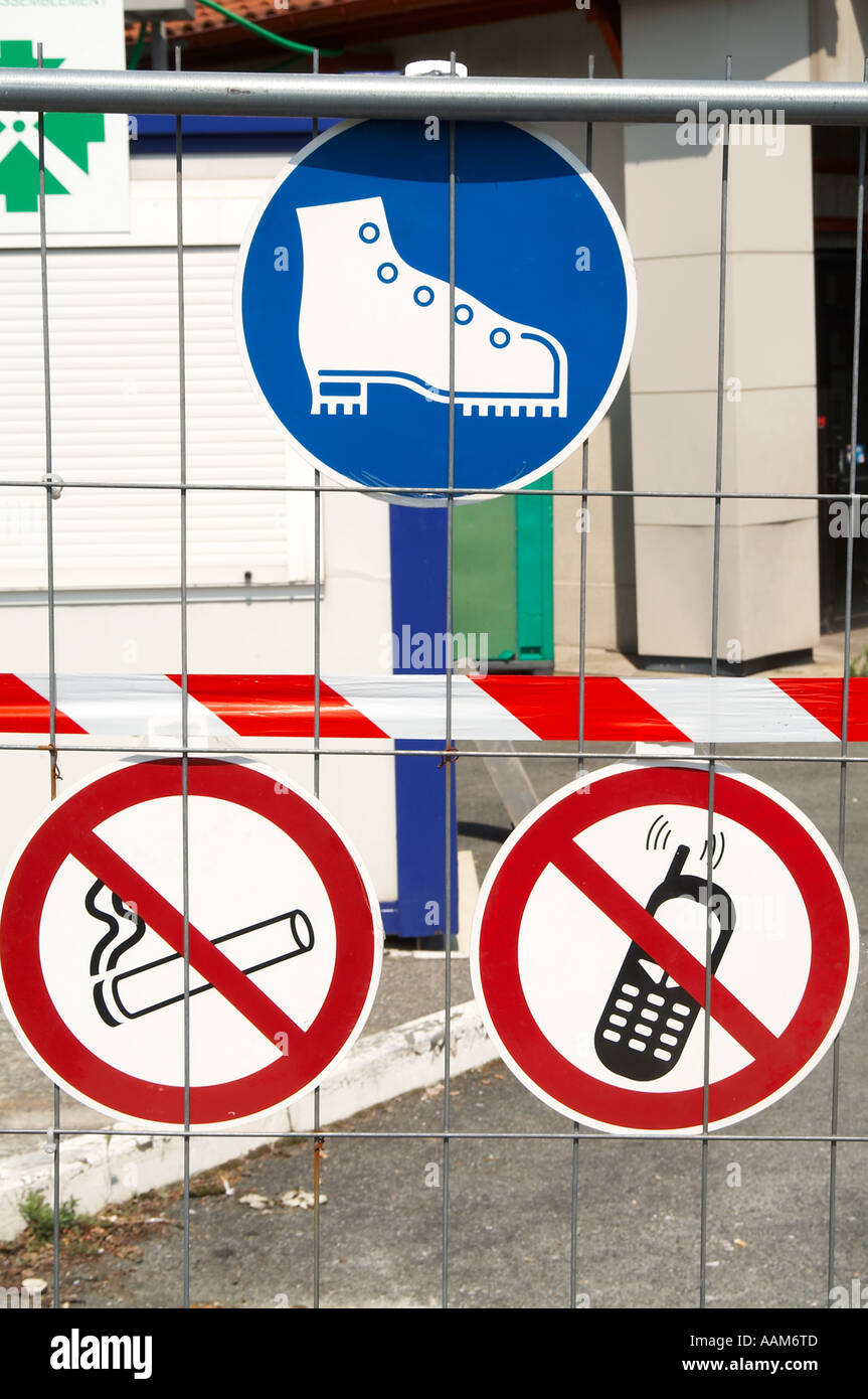 No mobile phones signs hi-res stock photography and images - Alamy