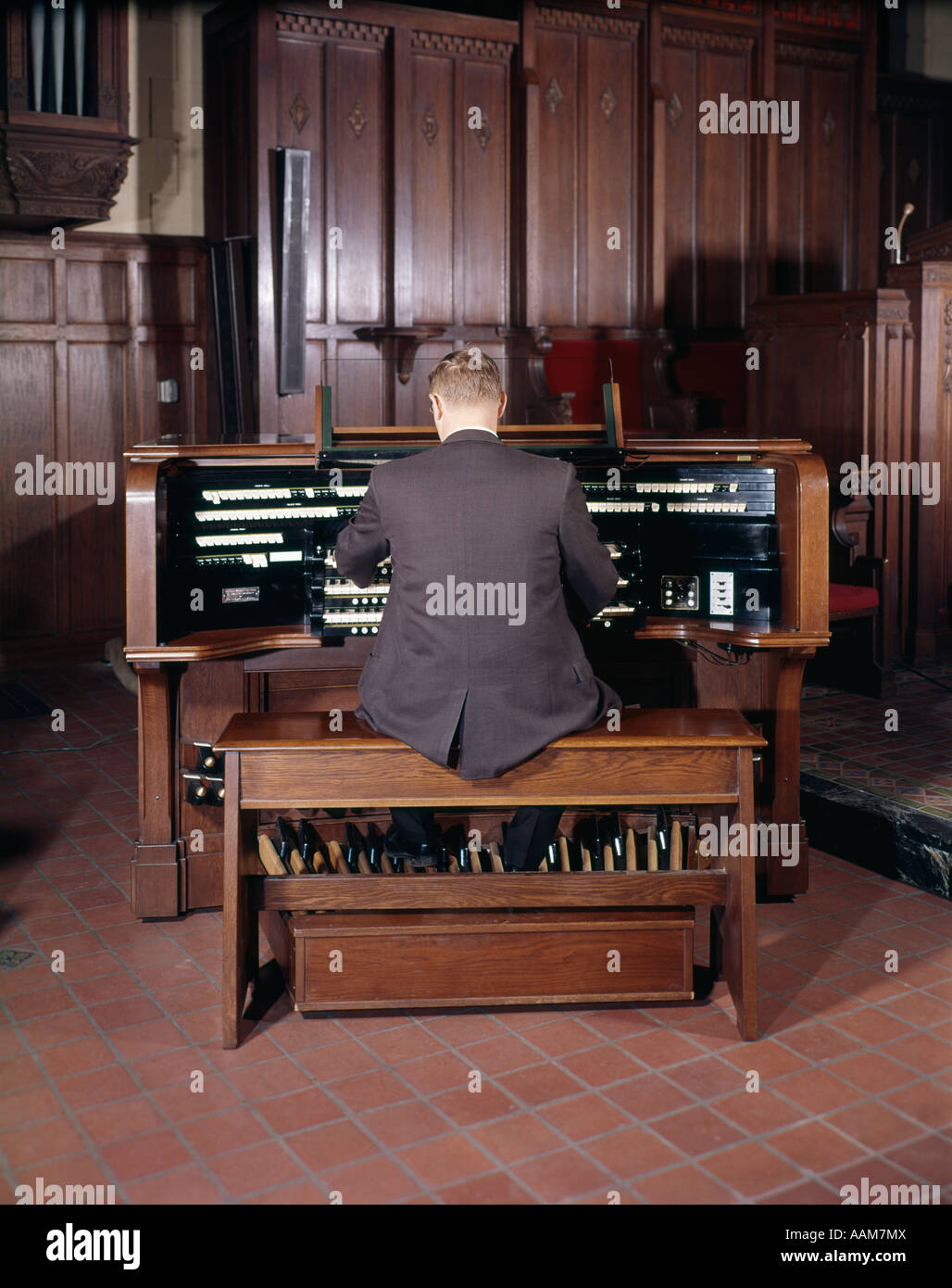 1960 1960s RETRO PIPE ORGAN ORGANIST CHURCH SUIT Stock Photo - Alamy