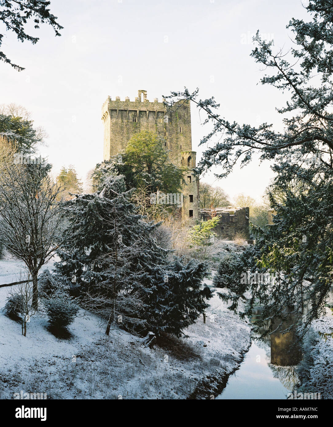 Ireland castle snow hi-res stock photography and images - Alamy