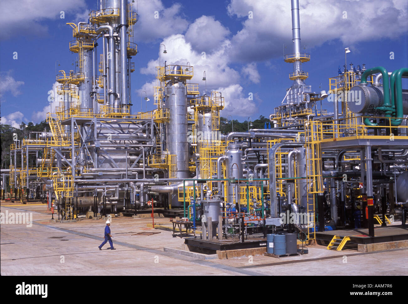 Extraction of petroleum hi-res stock photography and images - Alamy