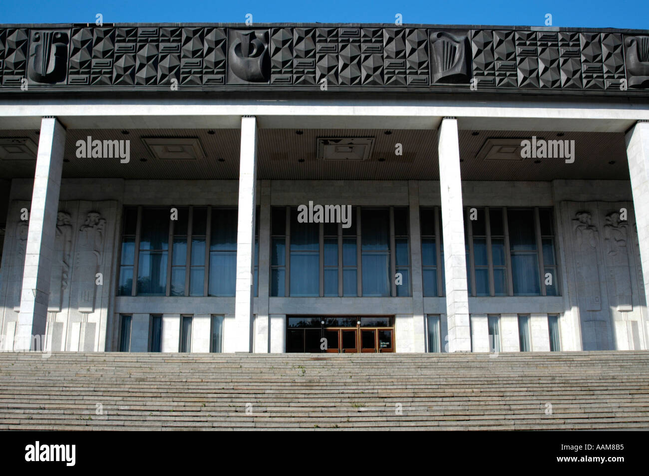 Chisinau, Bulevardul Stefan cel Mare, opera and ballet theatre Stock ...