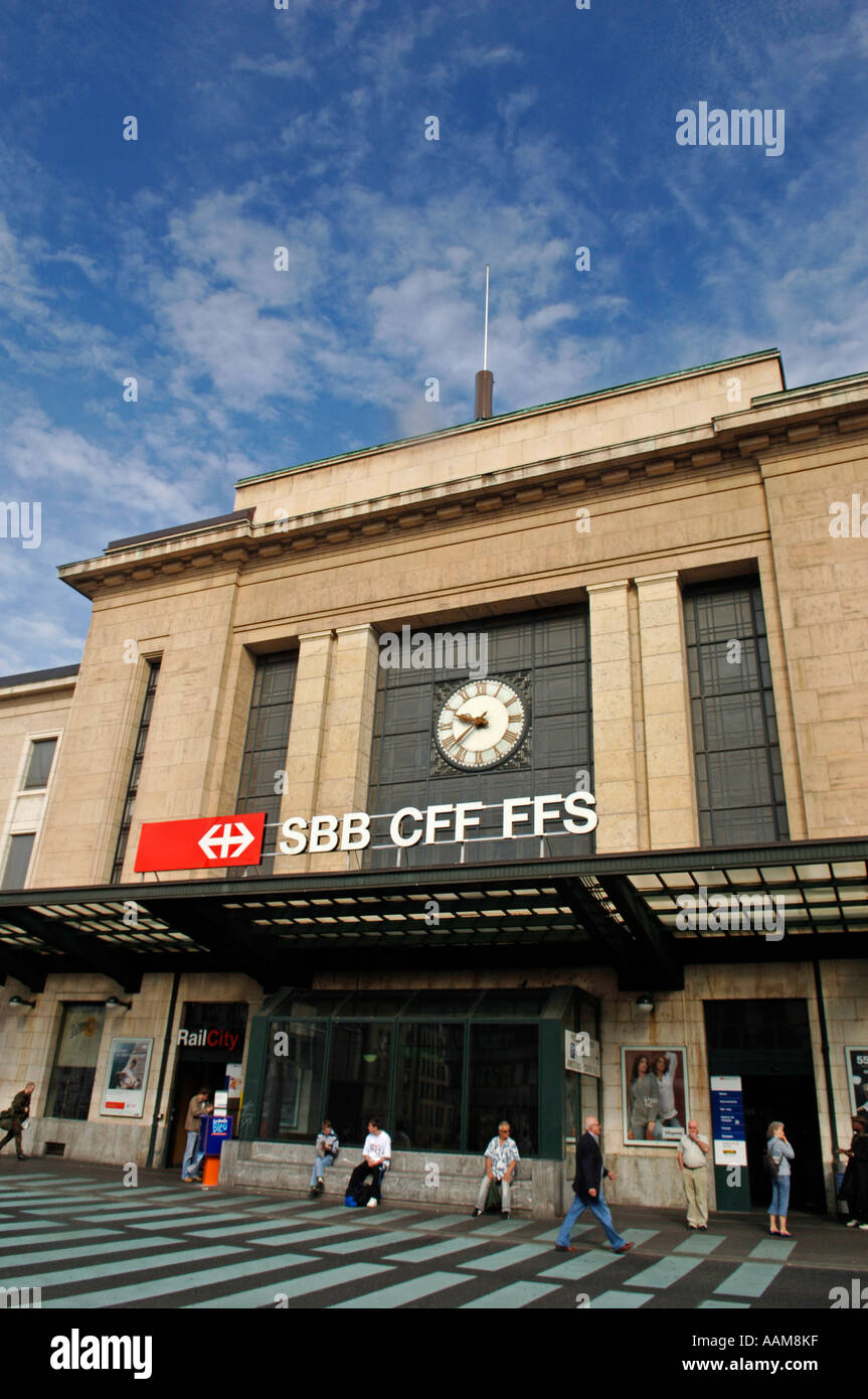 Geneva railway station hi-res stock photography and images - Alamy