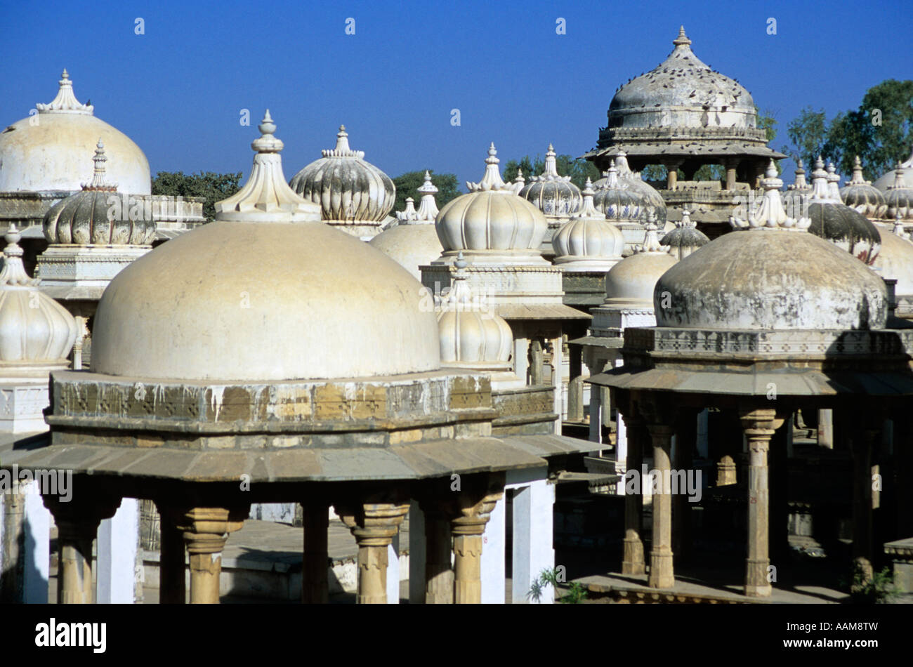 HINDU CEMETARY UDAIPUR RAJASTHAN STATE INDIA Stock Photo - Alamy