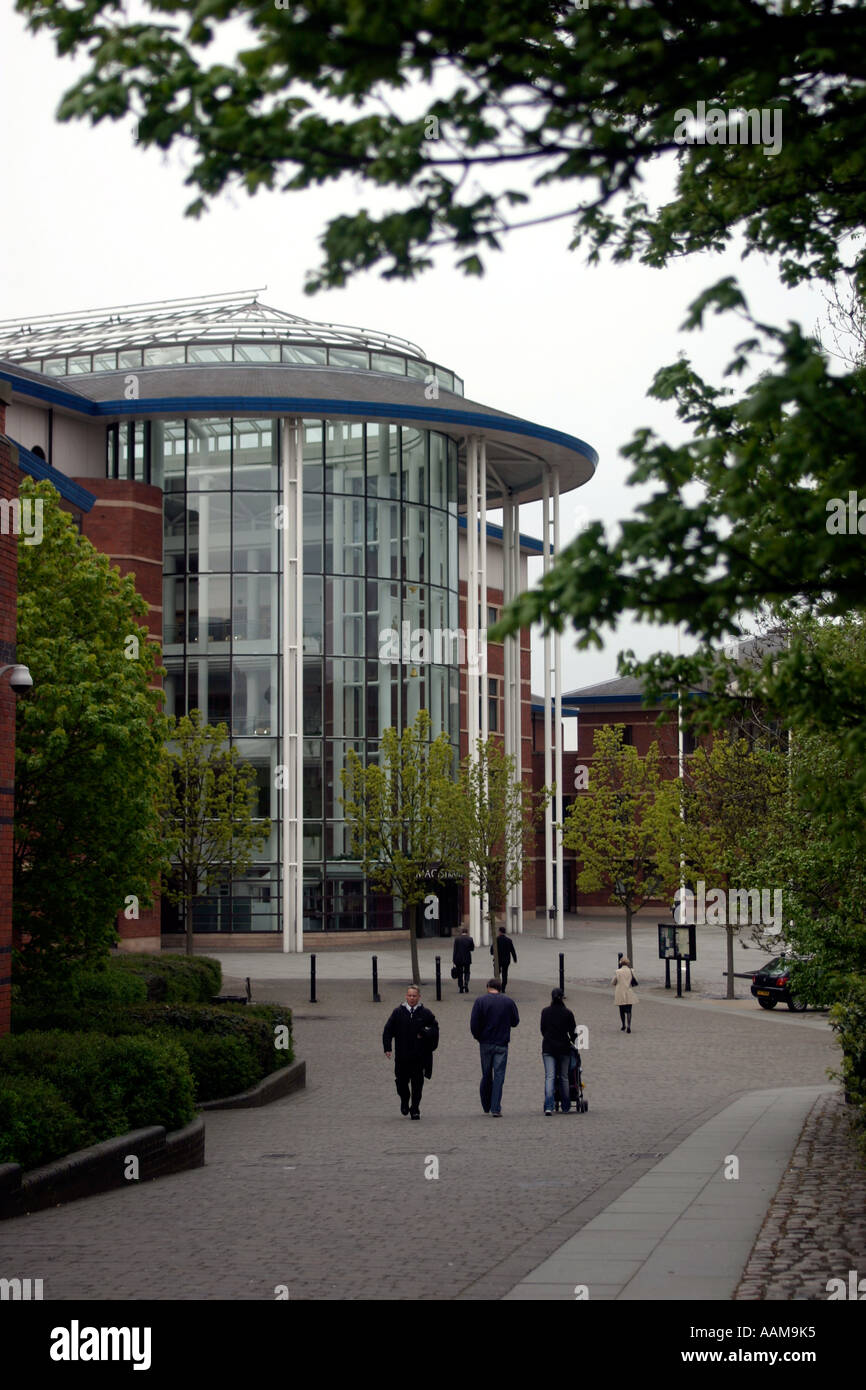 Nottingham Magistrates Court the all glass building by the Nottingham ...