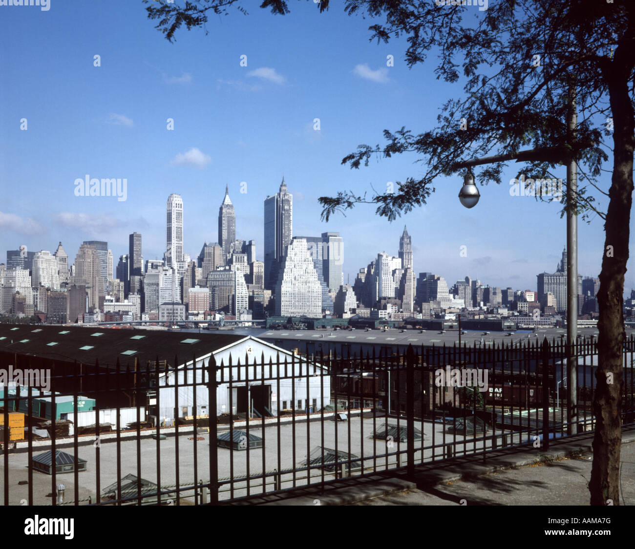 New york skyline 1960s hi-res stock photography and images - Alamy