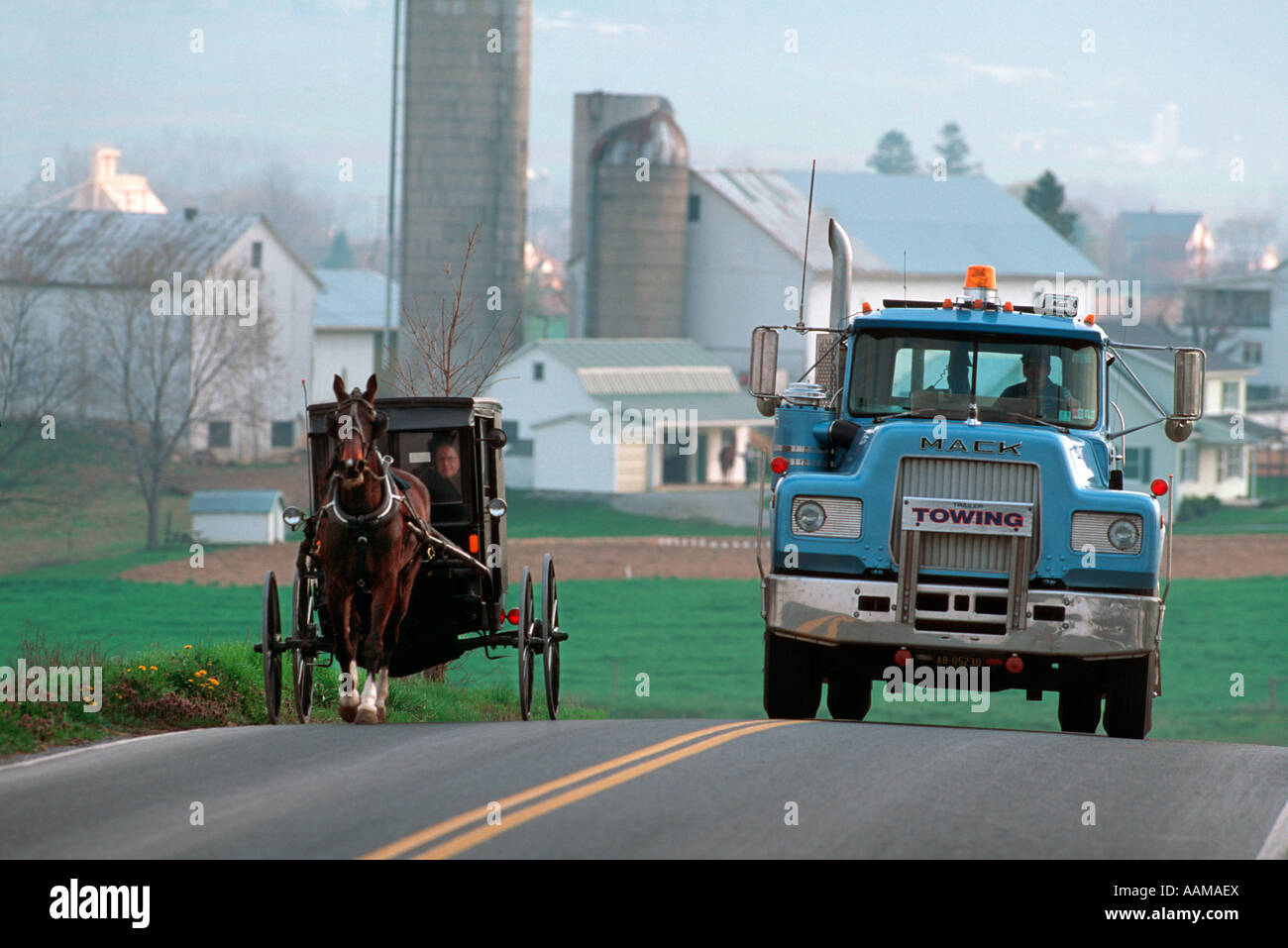 AMISH CARRIAGE LANCASTER COUNTY PENNSYLVANIA Stock Photo - Alamy
