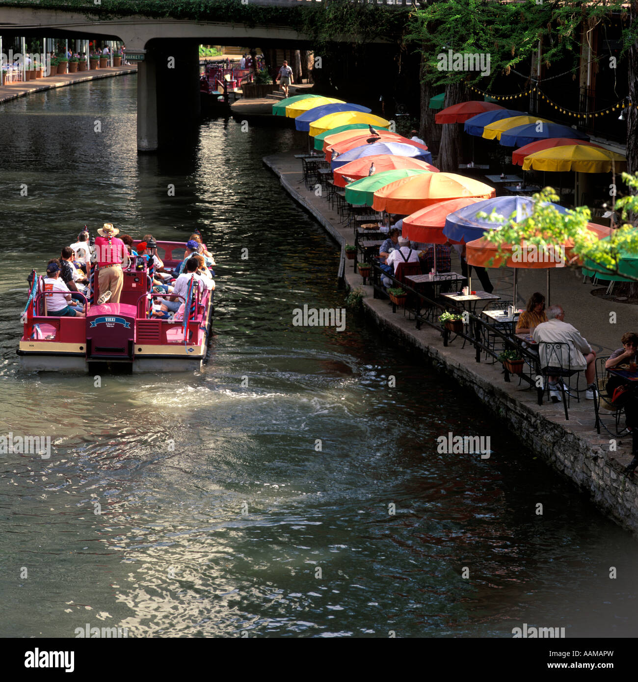 SAN ANTONIO TX RIVERBOAT OUTDOOR RESTAURANT RIVERWALK PASEO DEL RIO ...
