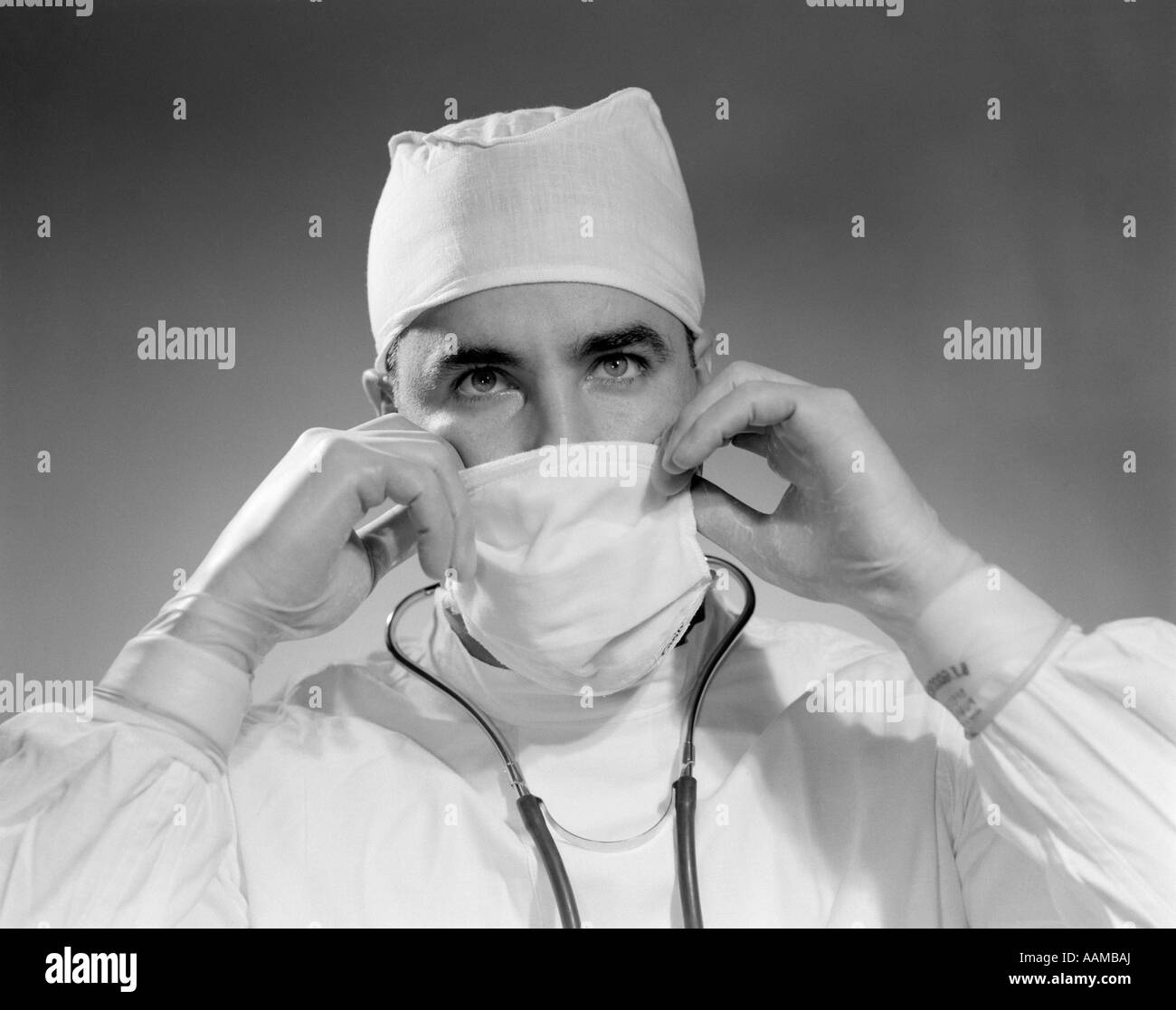1960s DOCTOR MASK OPERATION MEDICAL Stock Photo - Alamy