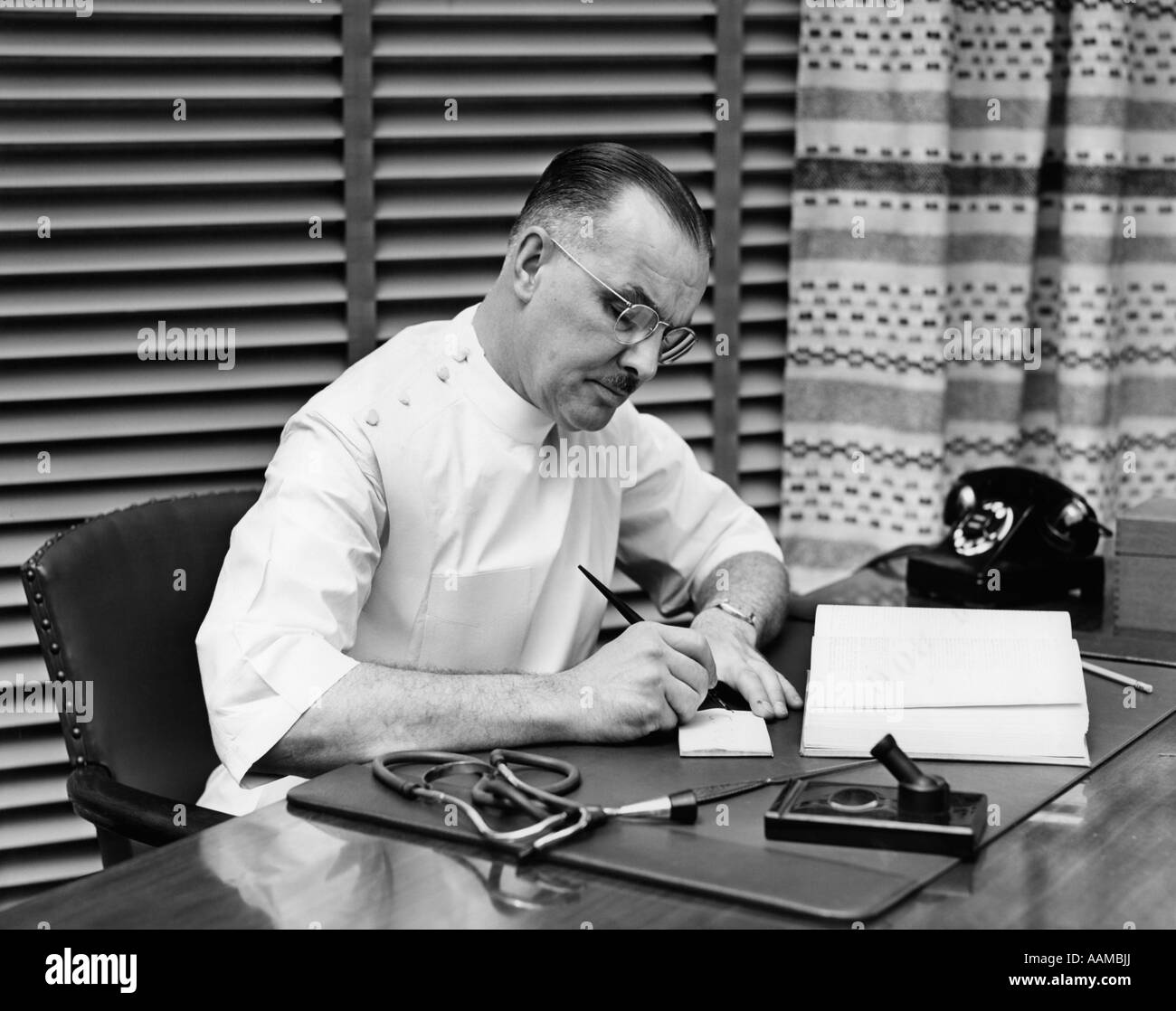 1940s doctor Black and White Stock Photos & Images - Alamy