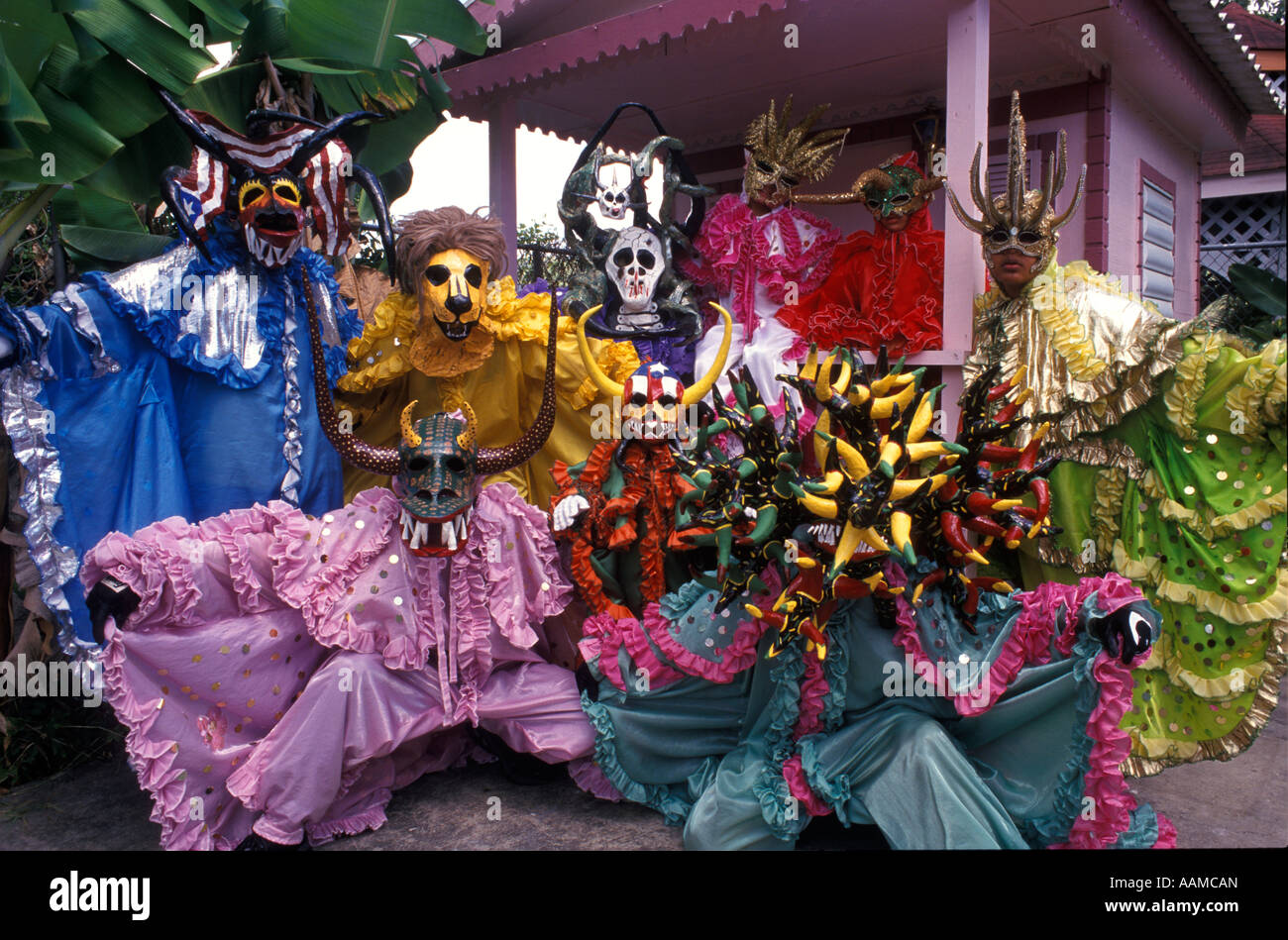 PONCE PUERTO RICO GROUP OF PEOPLE WEARING TRADITIONAL COSTUMES AND ...