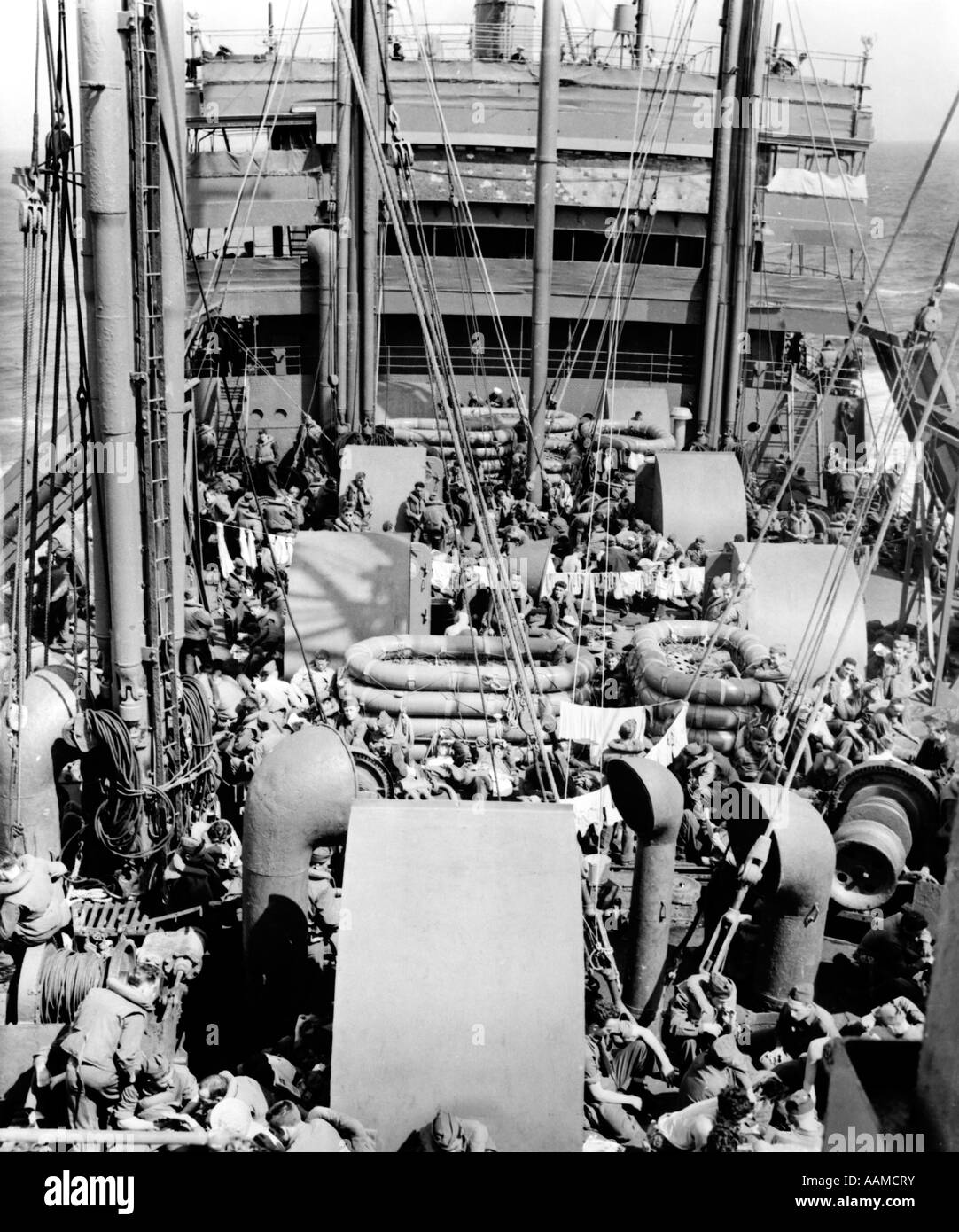 Us naval ship black Black and White Stock Photos & Images - Alamy