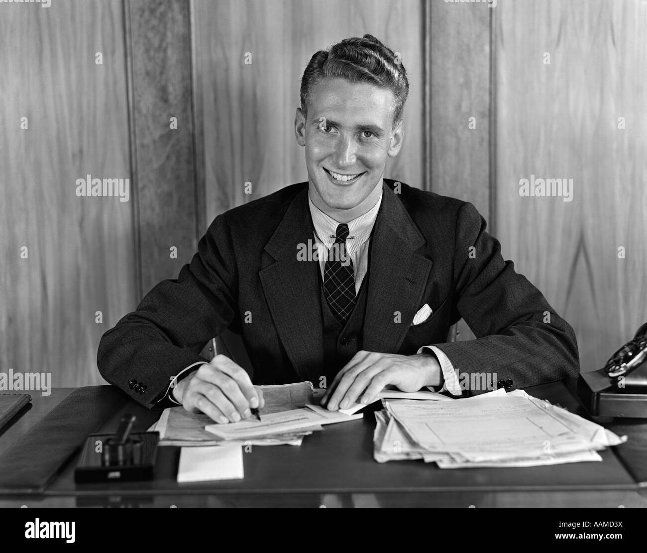 1940s business office Black and White Stock Photos & Images - Alamy