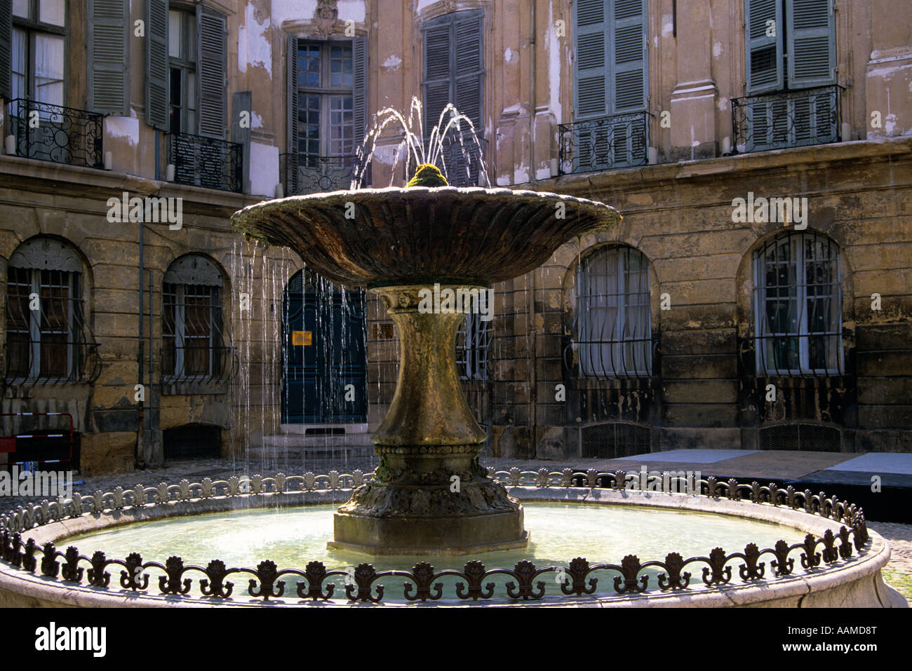 AIX EN PROVENCE FRANCE FOUNTAIN AT PLACE D ALBERTAS Stock Photo - Alamy