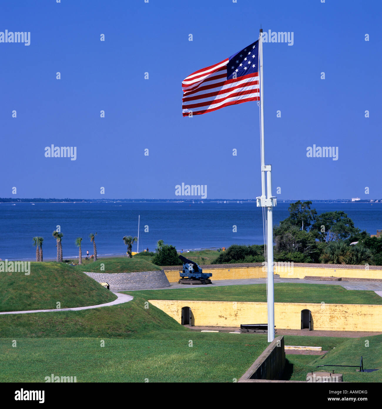 Fort moultrie flag hi-res stock photography and images - Alamy