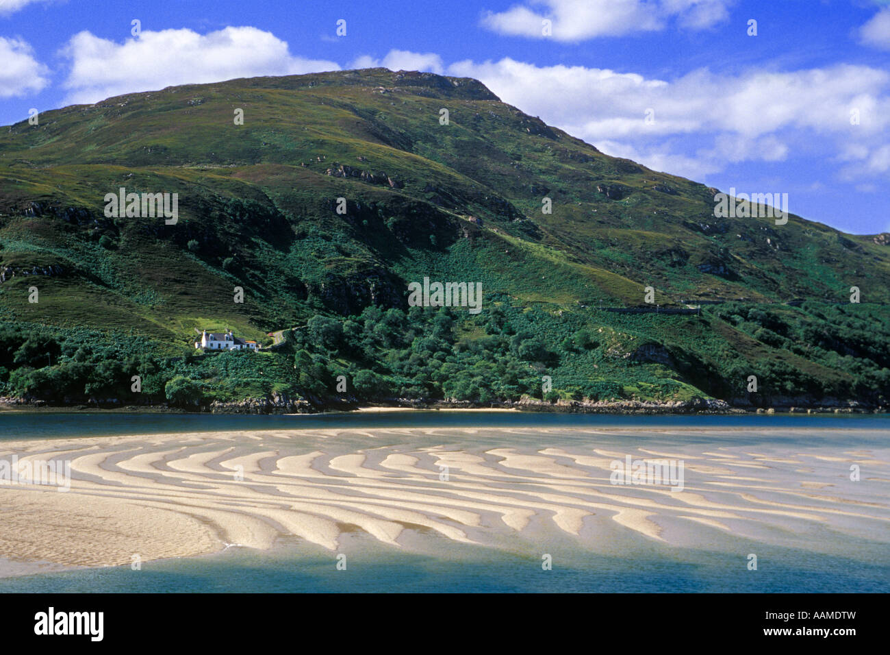 BAY OF BALNAKEIL SCOTLAND HILLSIDE VILLAGE Stock Photo - Alamy