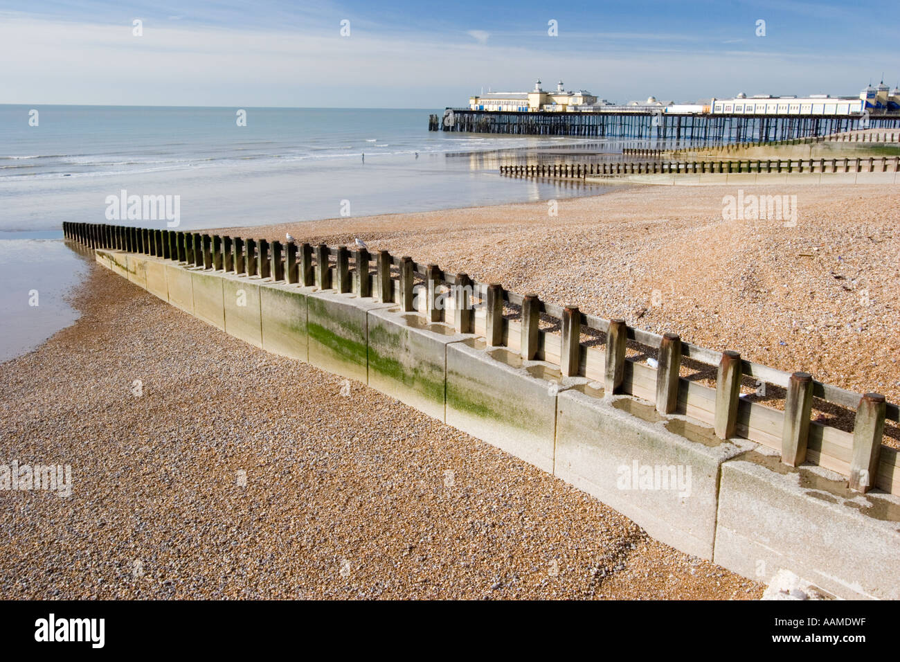 Old hastings pier hi-res stock photography and images - Alamy