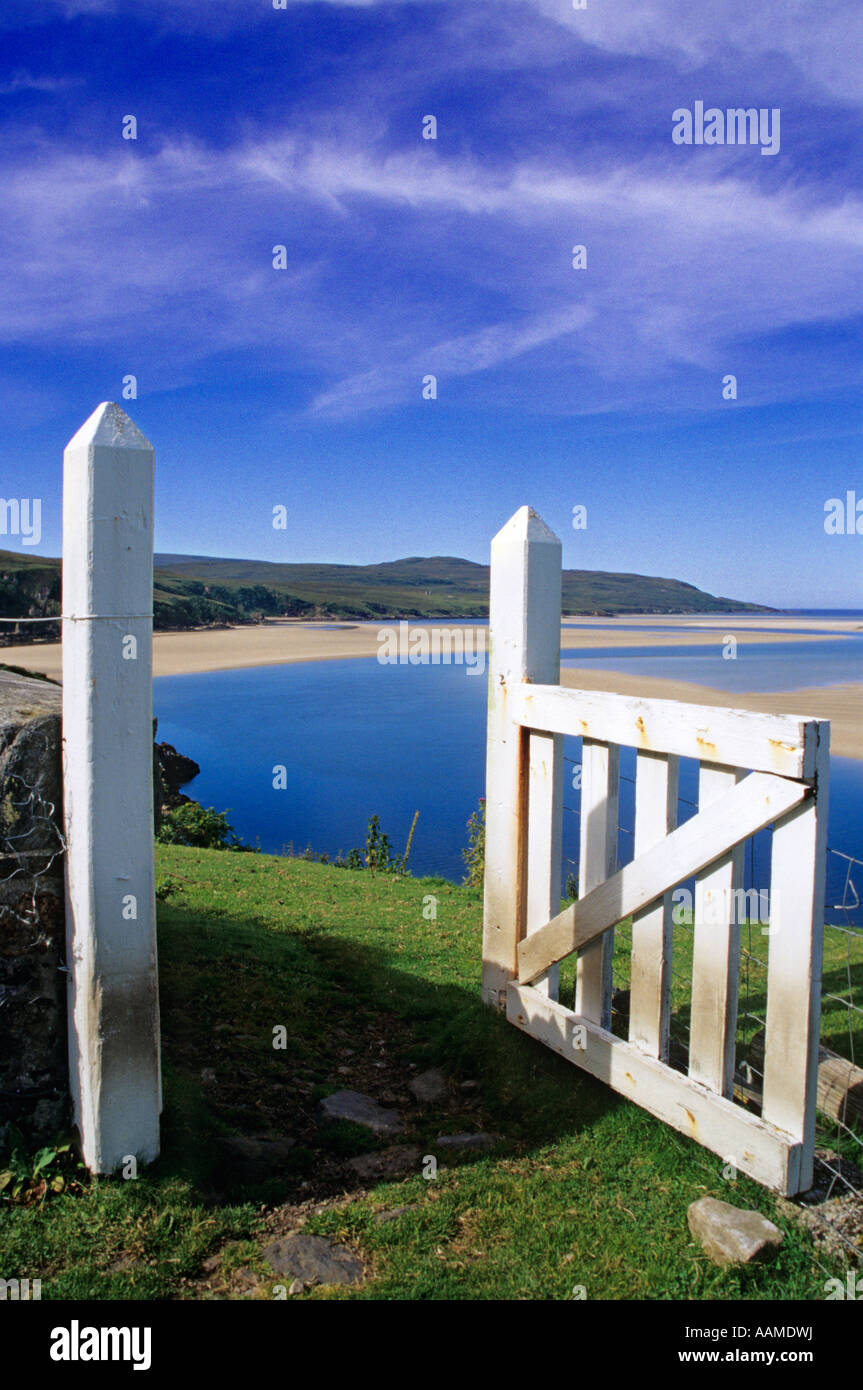 BAY OF BALNAKEIL SCOTLAND VIEW TOWARDS BAY THROUGH WHITE PICKET GATE ...