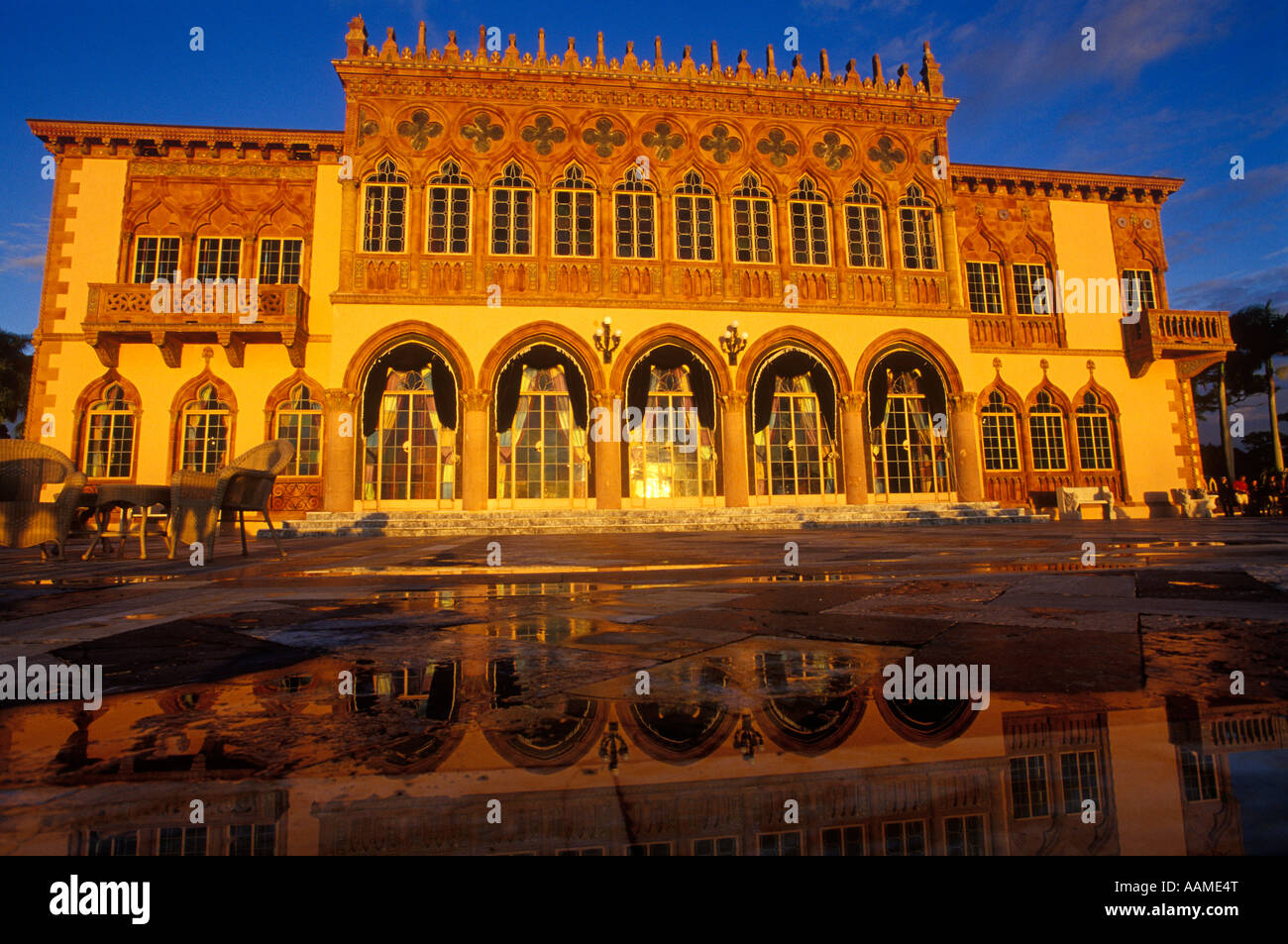 COURTYARD AND ORNATE BUILDING AT JOHN RINGLING ART MUSEUM Stock Photo ...