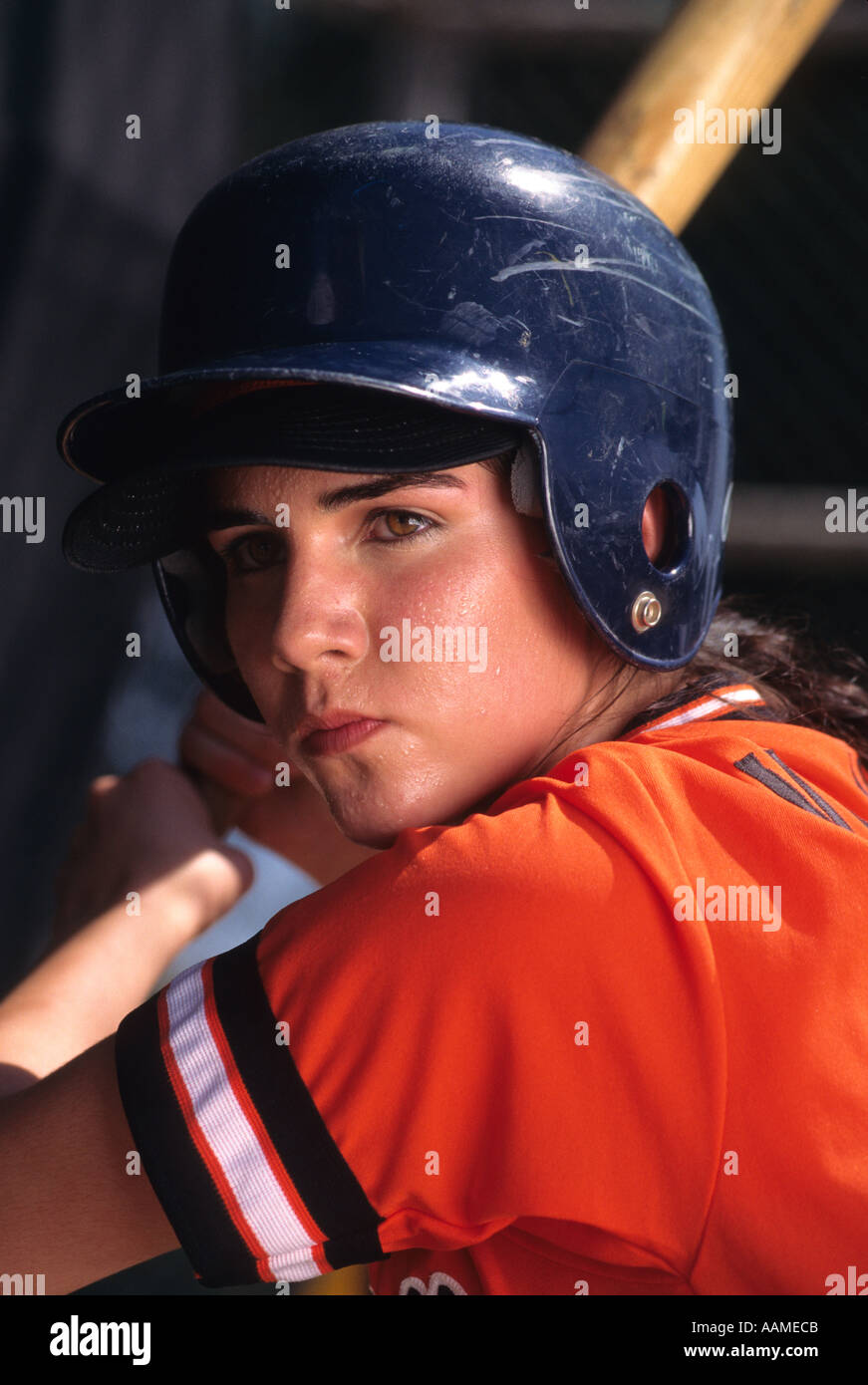 women softball players Stock Photo - Alamy