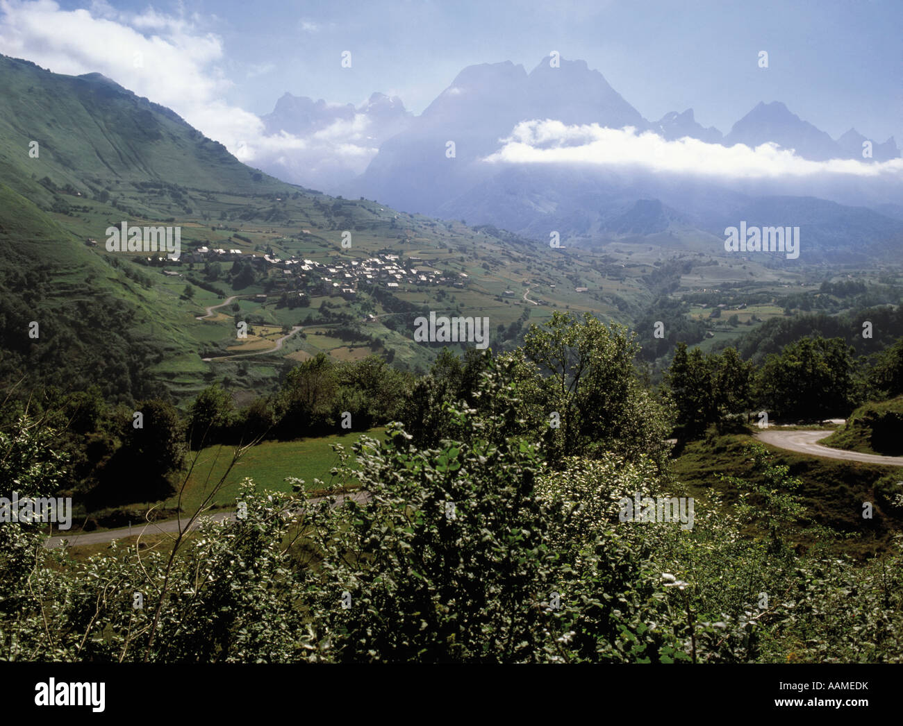 Cirque francais hi-res stock photography and images - Alamy