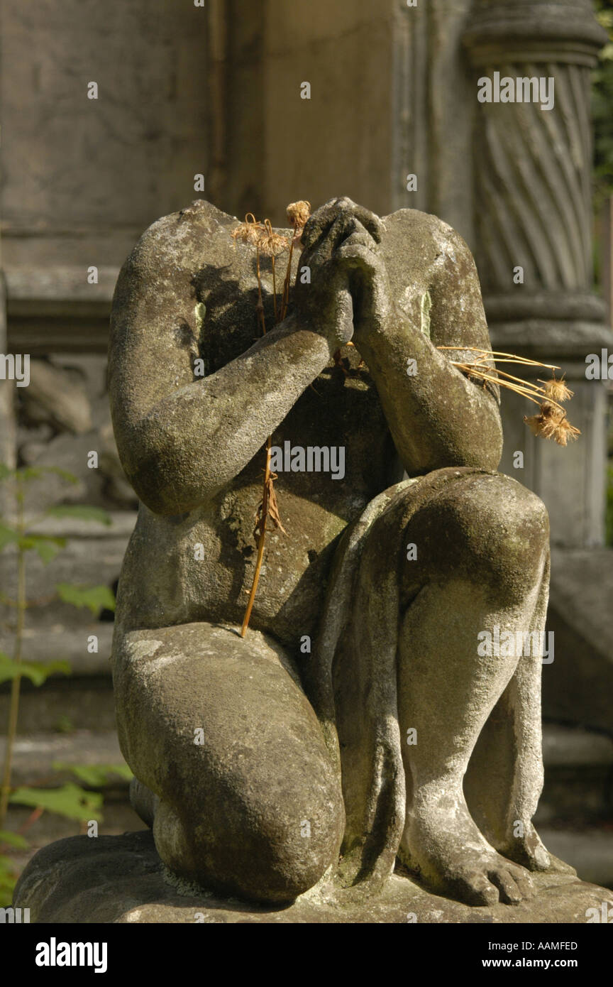 Statue without head hi-res stock photography and images - Alamy