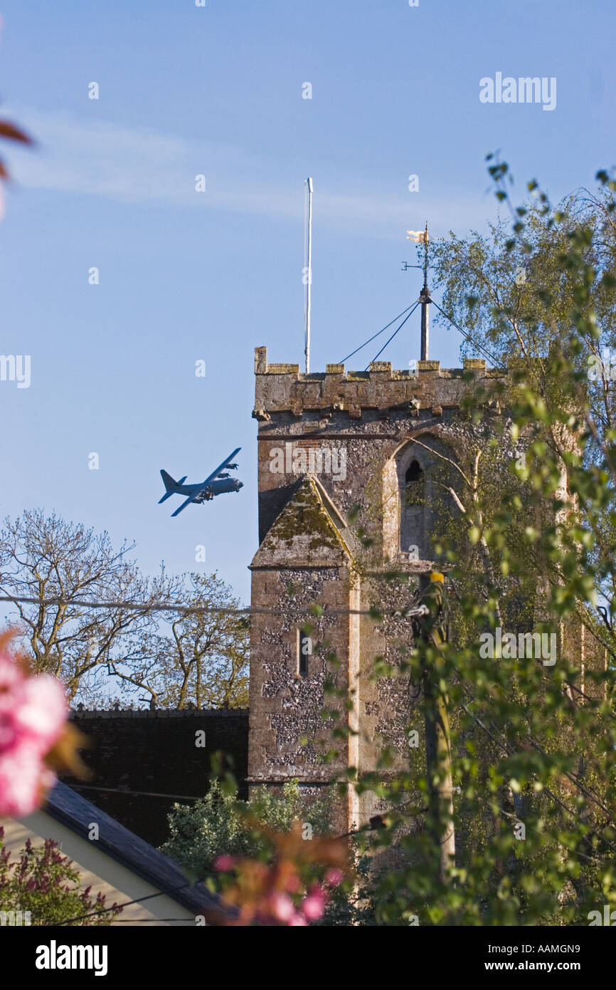 Lockheed Hercules C5 C 130j RAF Royal Air Force 47 ZH885 squadron based ...