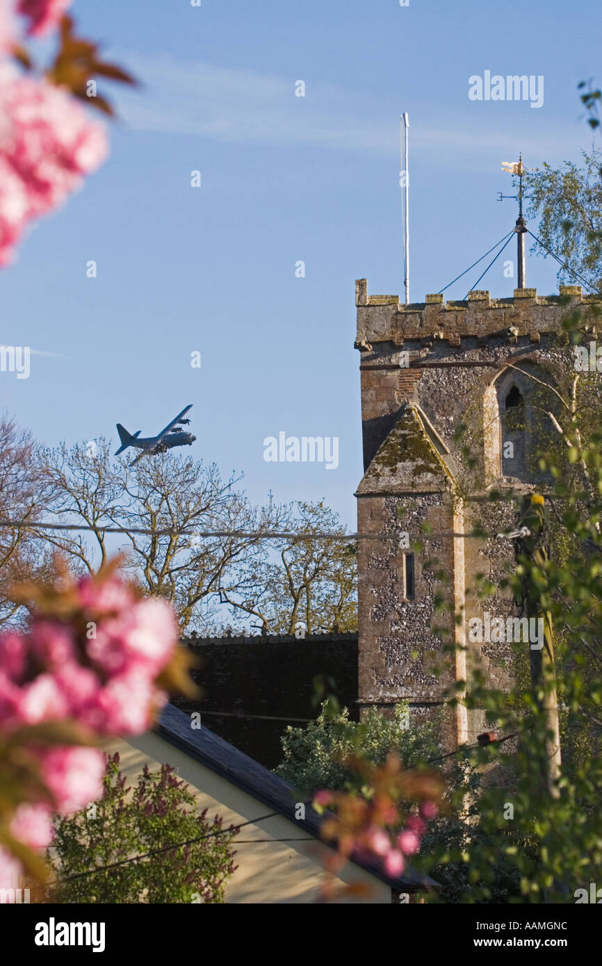 Lockheed Hercules C5 C 130j RAF Royal Air Force 47 ZH885 squadron based ...