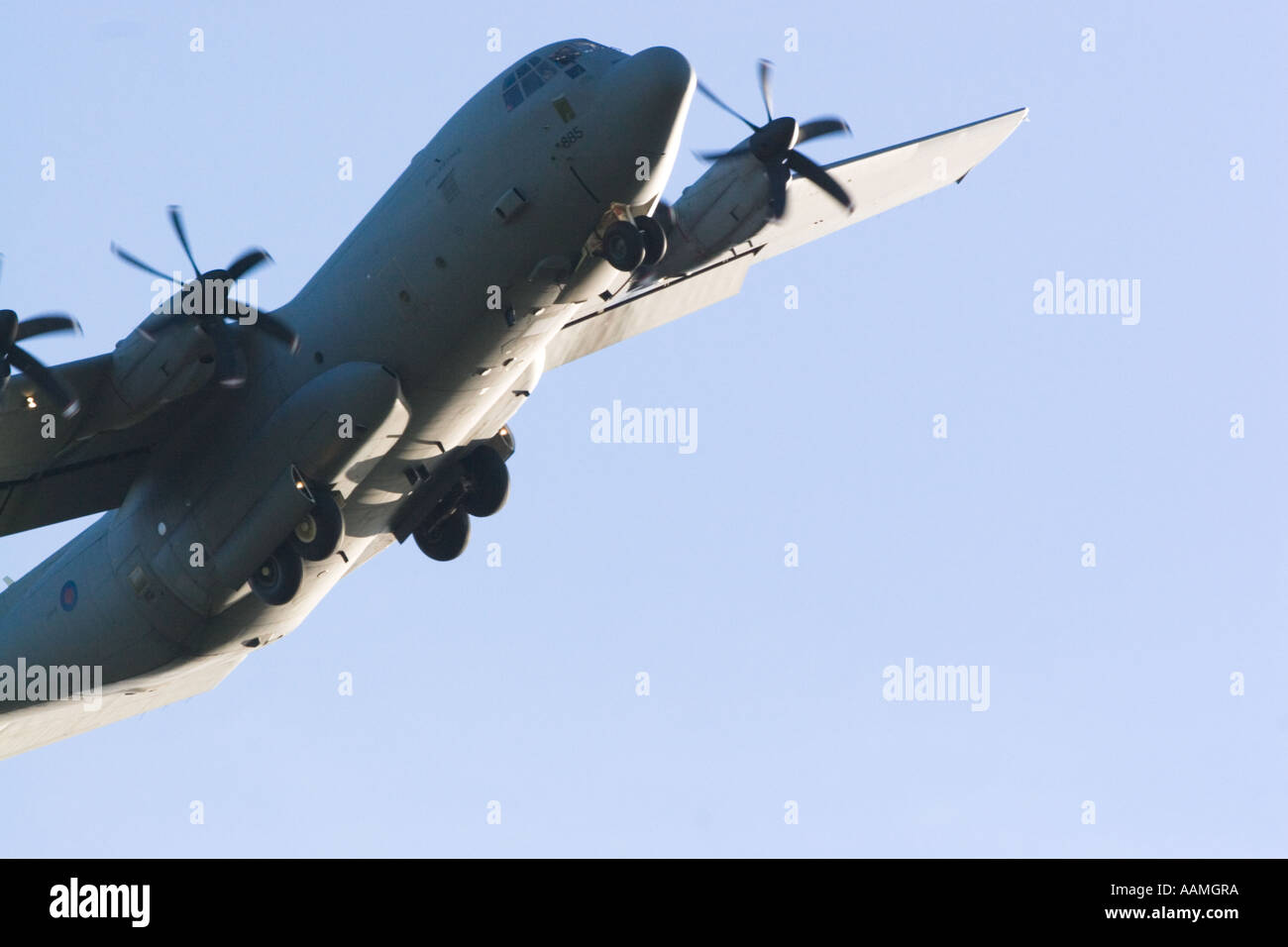 Lockheed Hercules C5 C 130j RAF Royal Air Force 47 ZH885 squadron based ...