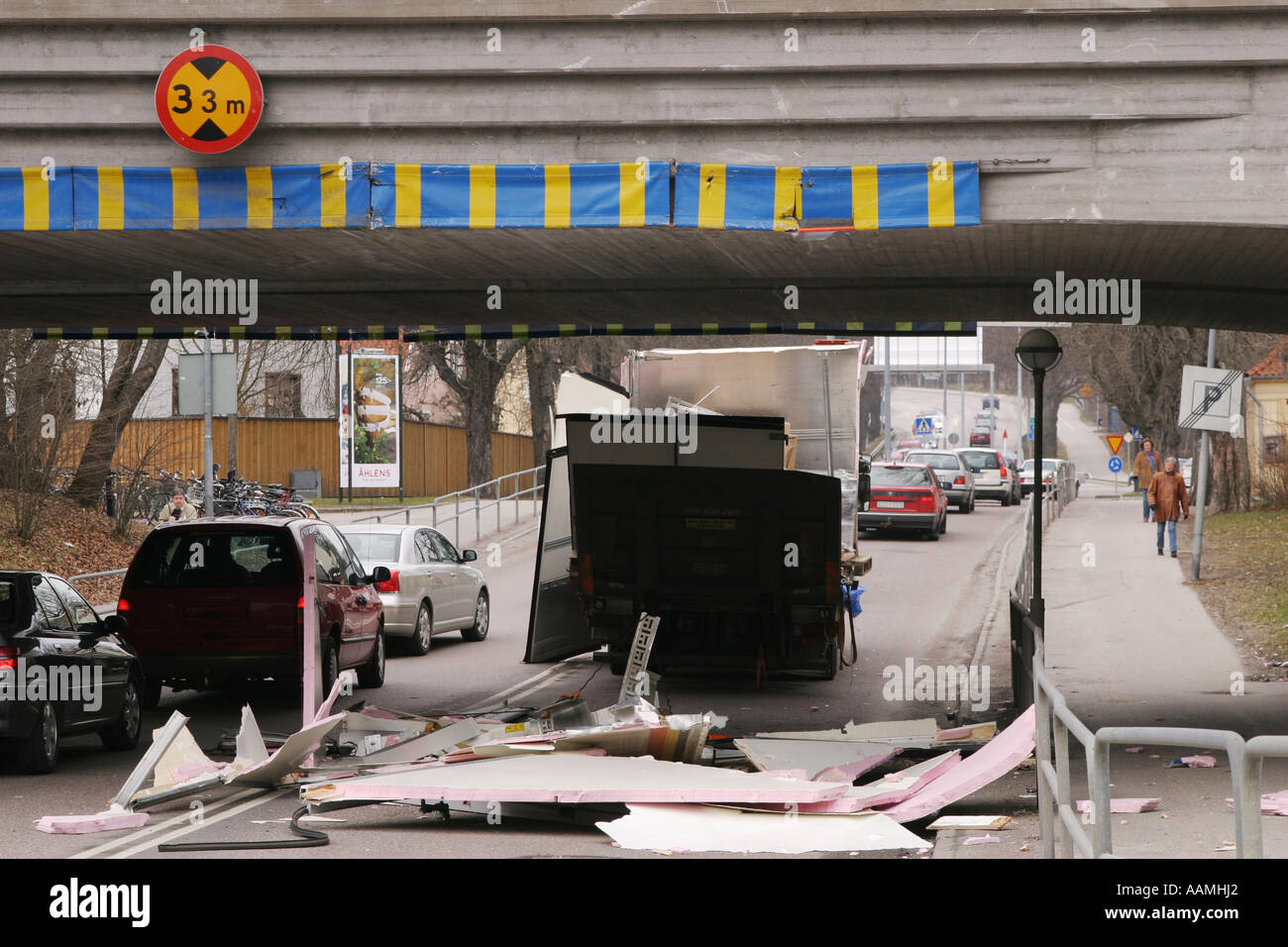 Truck passing under bridge High Resolution Stock Photography and Images ...