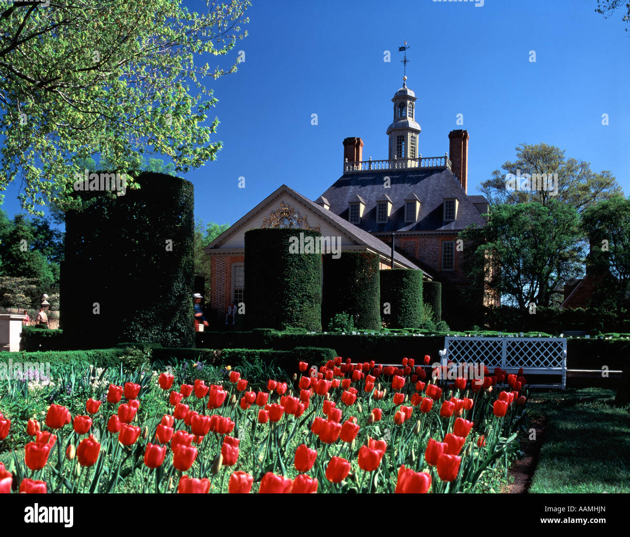 THE GOVERNOR'S PALACE IN COLONIAL WILLIAMSBURG VIRGINIA Stock Photo - Alamy