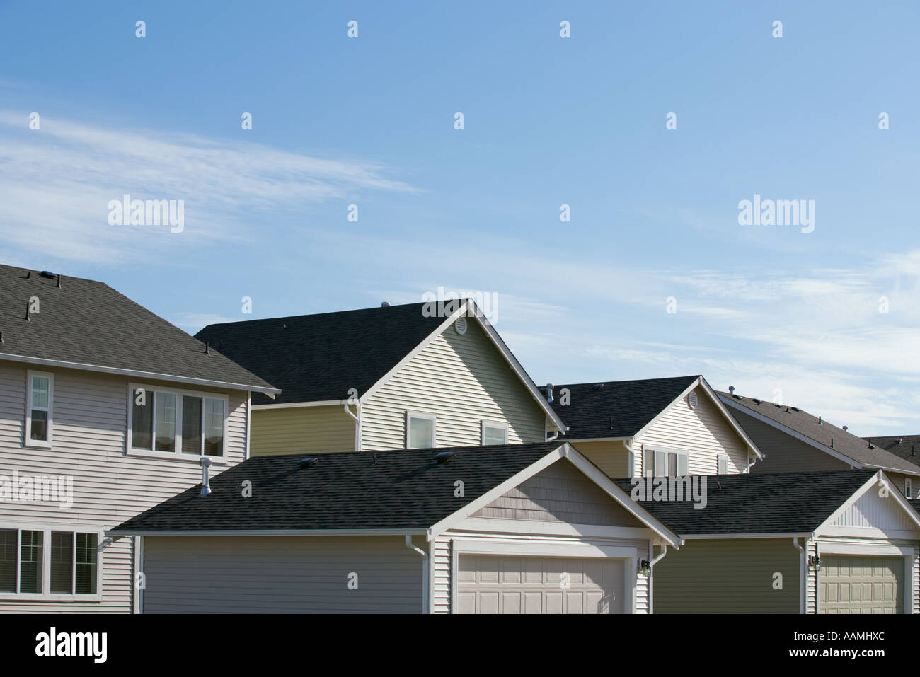 Repetitive row of houses hi-res stock photography and images - Alamy