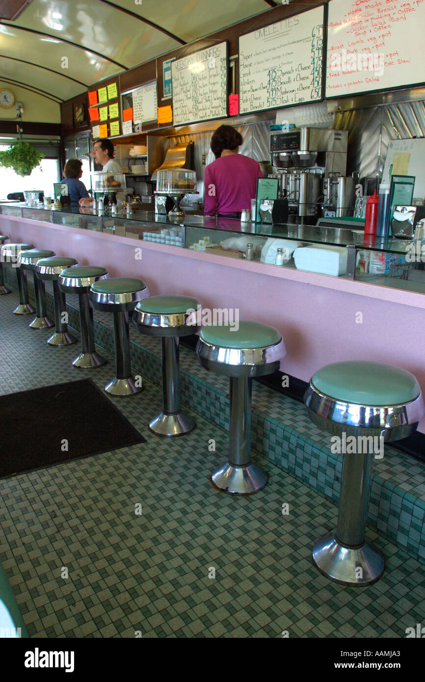 American diner interior hi-res stock photography and images - Alamy