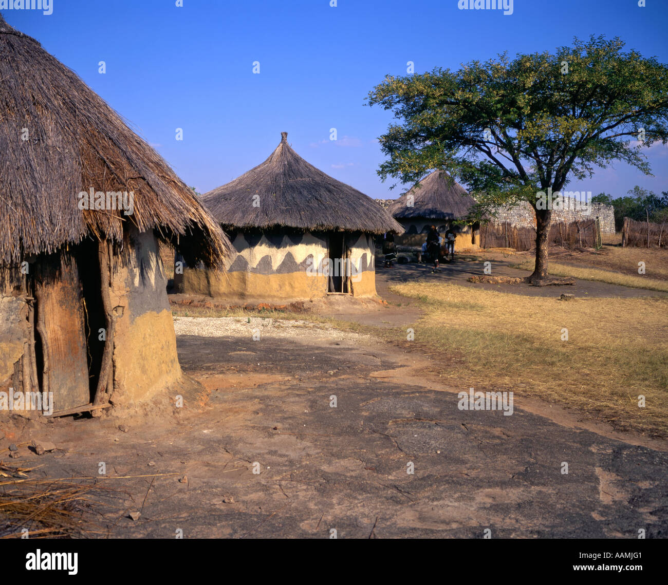Zimbabwe Hut Stock Photos & Zimbabwe Hut Stock Images - Alamy