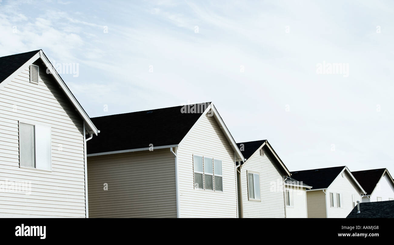 Repetitive row of houses hi-res stock photography and images - Alamy