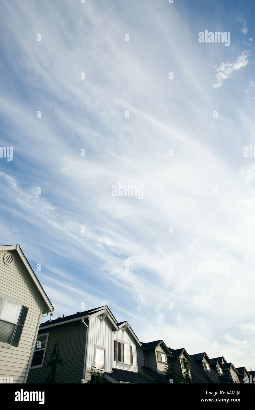 Row identical houses modern suburb hi-res stock photography and images ...
