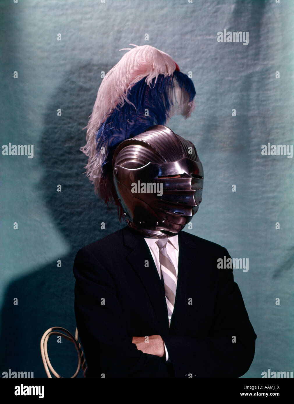 Person wearing medieval armor hi-res stock photography and images - Alamy