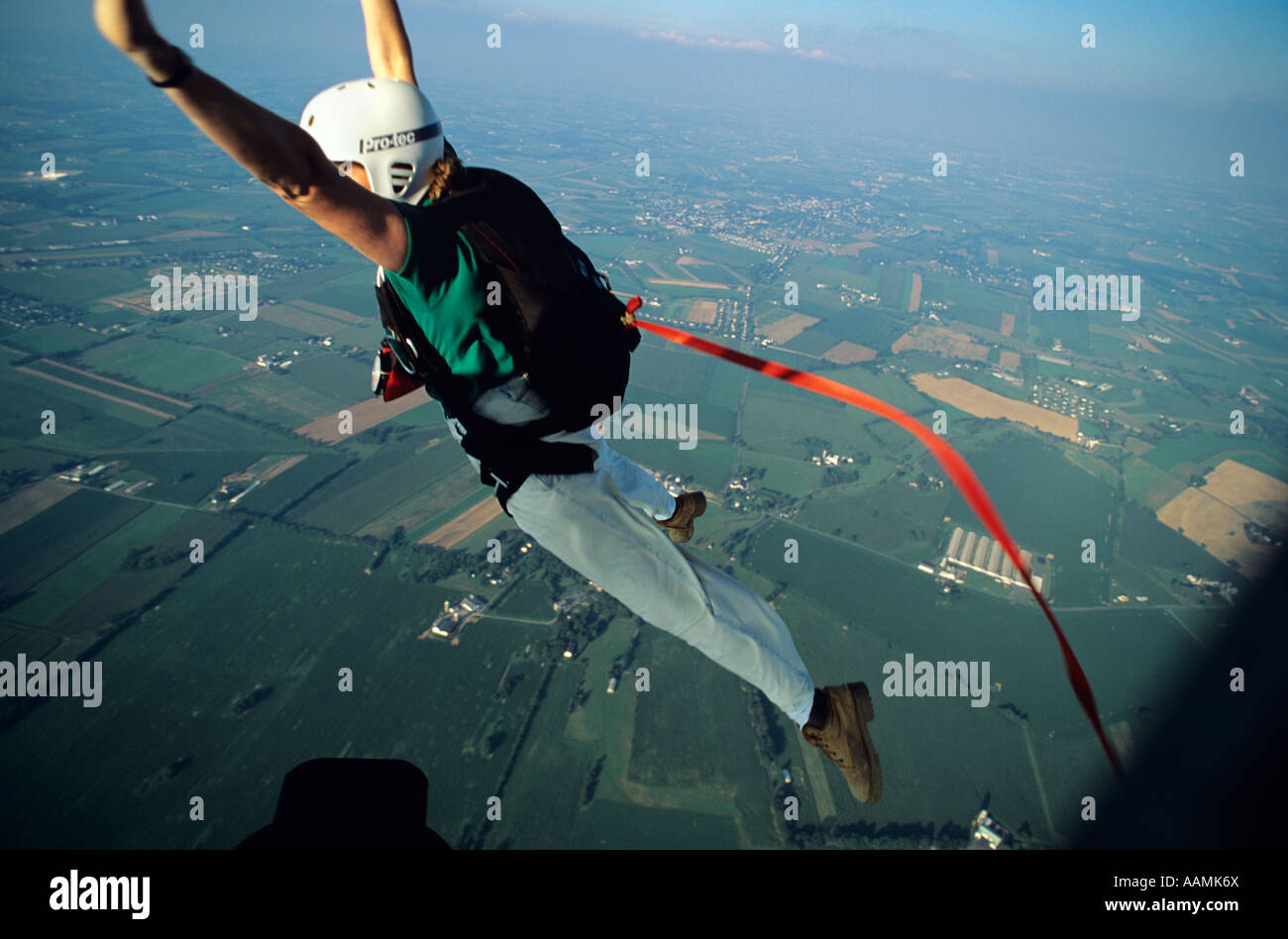 SKYDIVING PARACHUTE JUMP SKY Stock Photo - Alamy