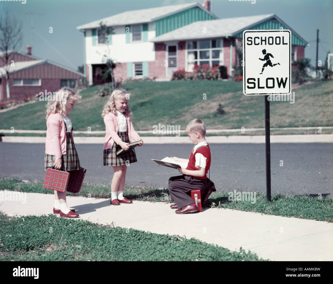 1950s school children on street hi-res stock photography and images - Alamy
